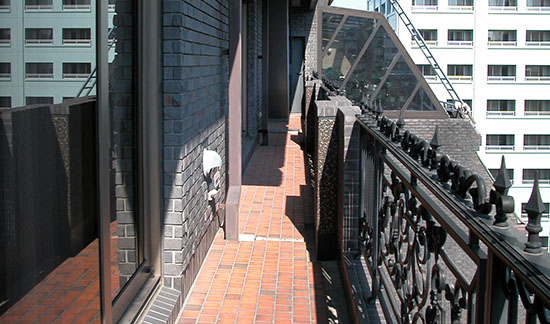 No.136 Hanazono Room「例のプール」 - ピースタジオ CM・ドラマ・映画・グラビア・ロケの撮影スタジオ